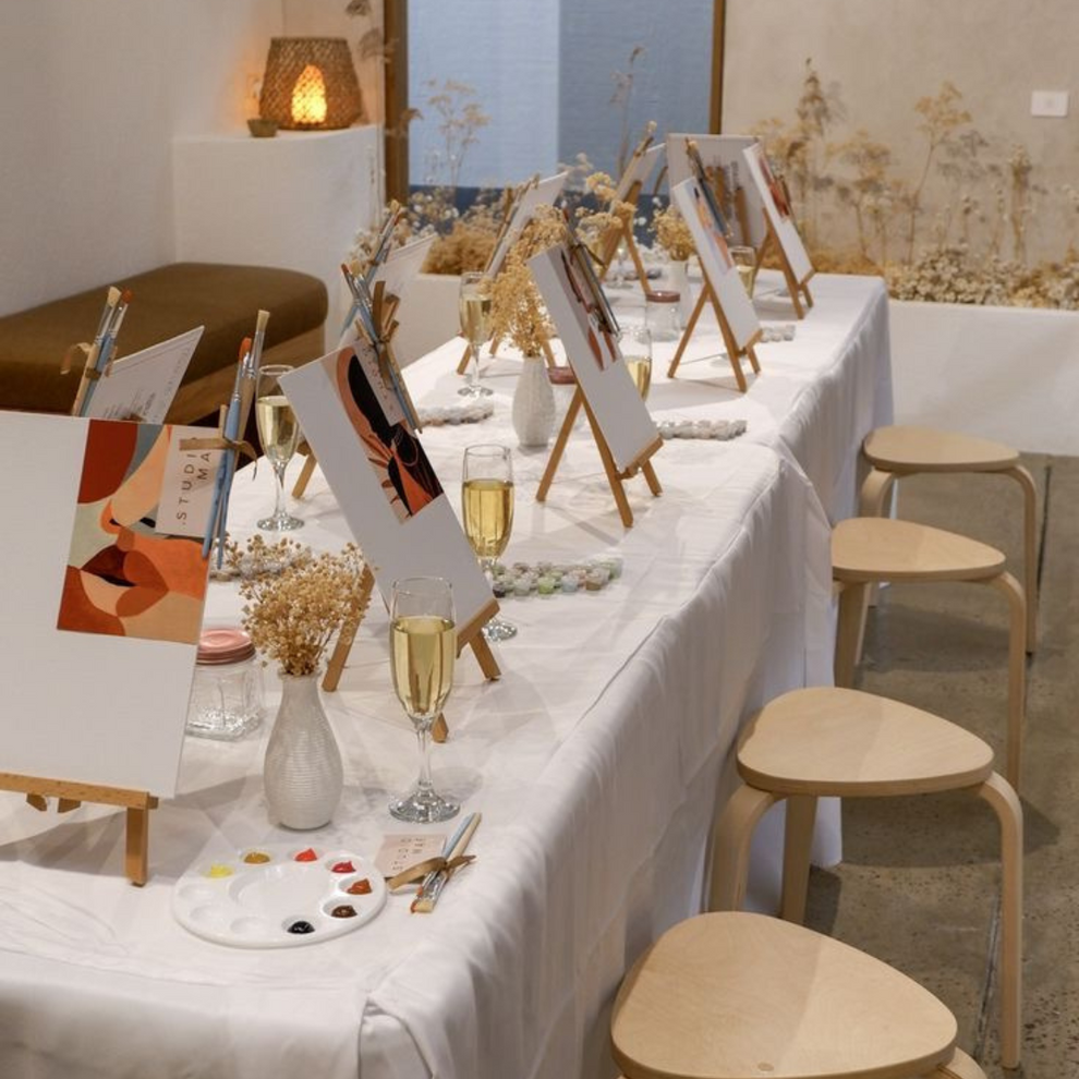 PAINT & SIP – The Circular Clique